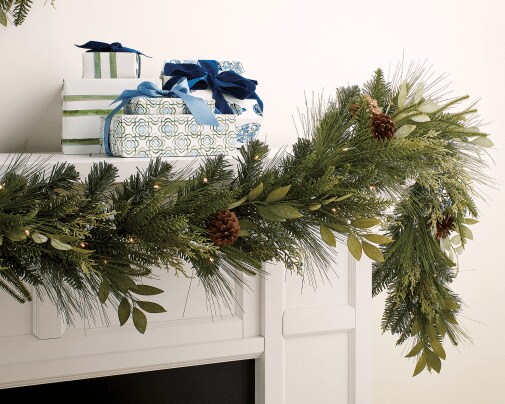 How to Measure for Garland and Wreaths Around Your Home