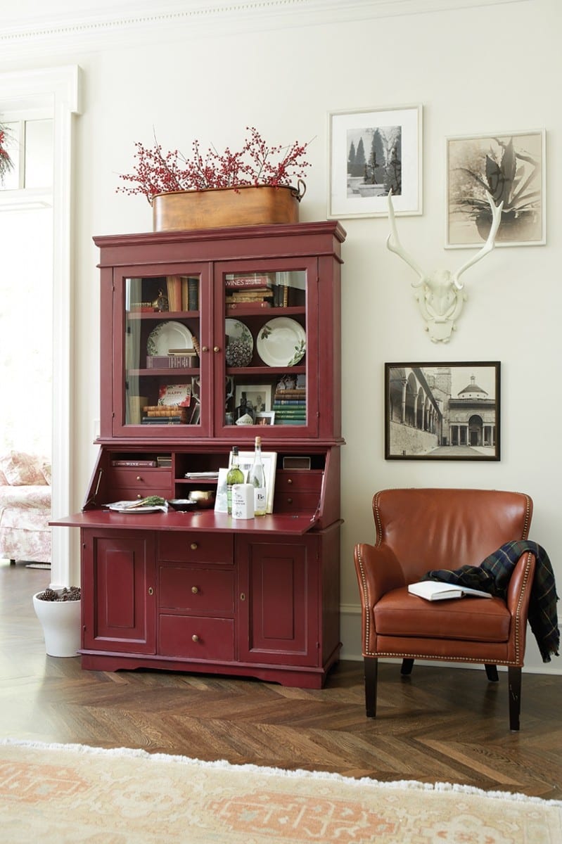 Decorating with Leather Furniture - How to Decorate