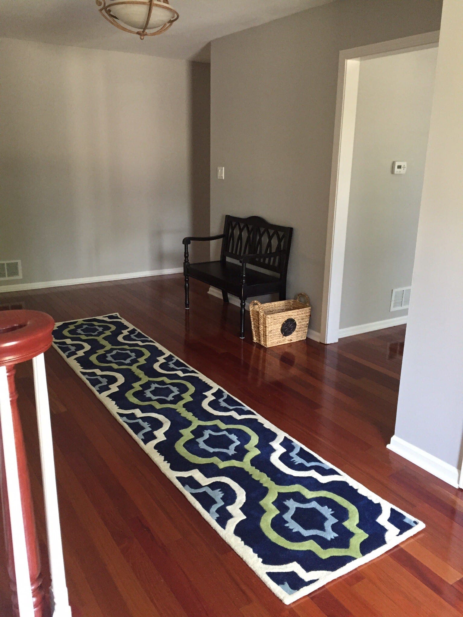 Decorating an empty entry way