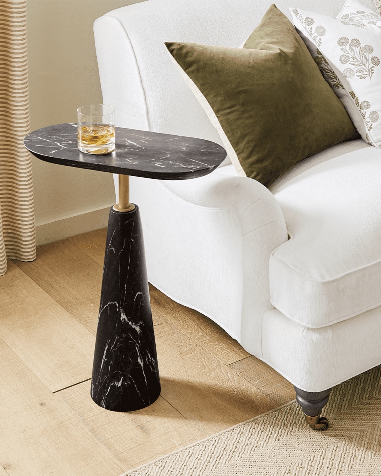 10 Living Rooms Without Coffee Tables - How to Decorate