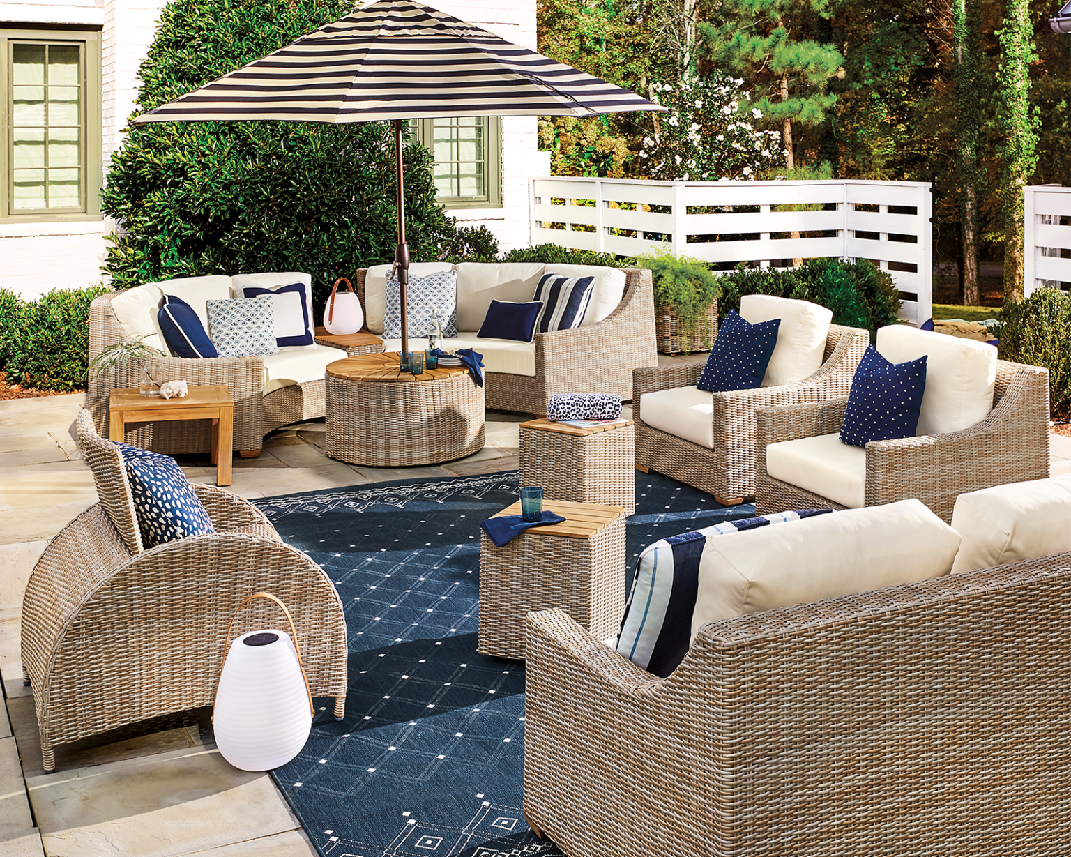 Outdoor Furniture – 15 Ways to Arrange Your Porch