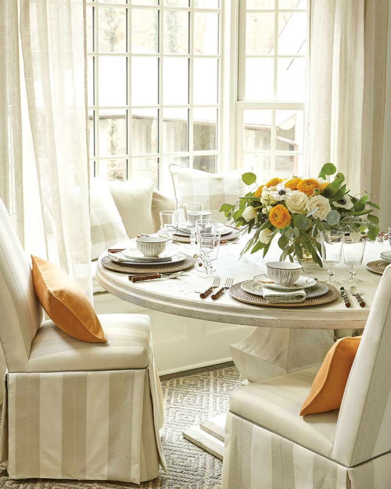 A Mother's Day Table to Show Her You Care - How to Decorate