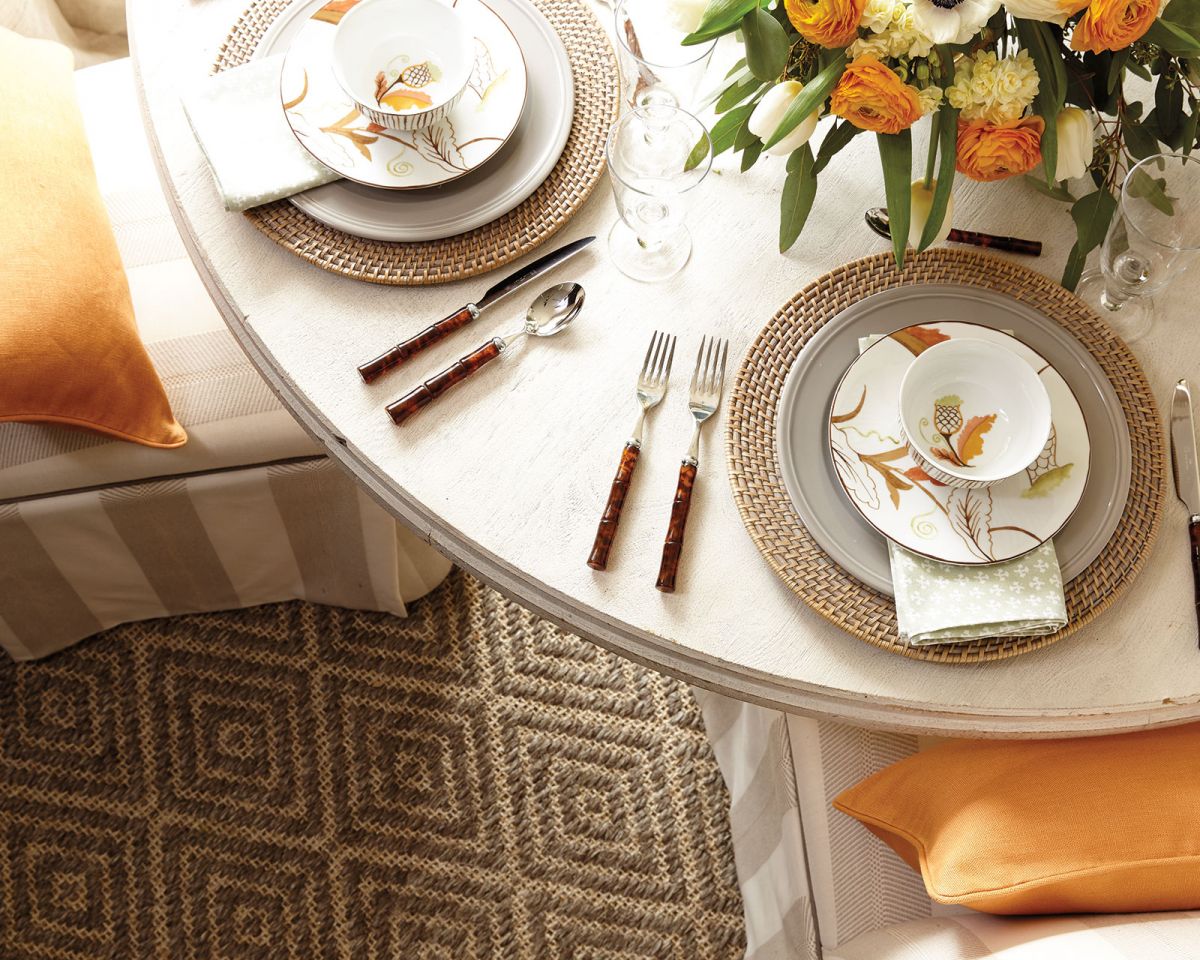 A Mother's Day Table to Show Her You Care - How to Decorate