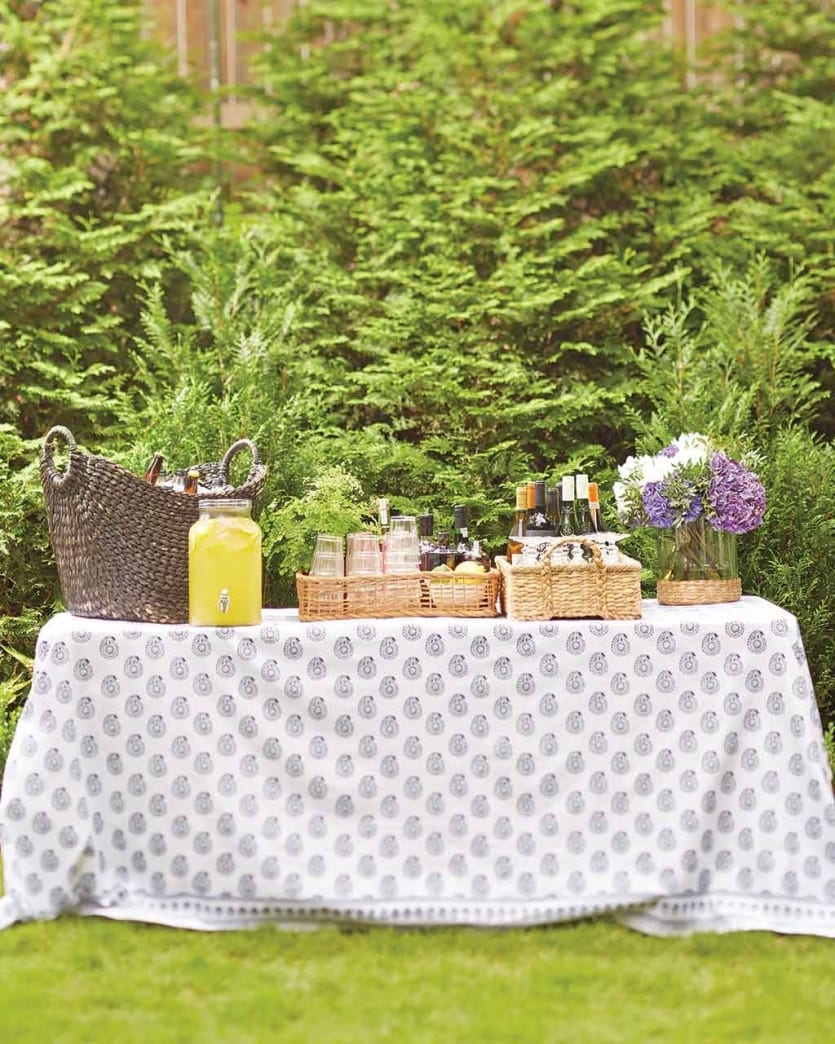 10 Ways to Serve Drinks Outdoors