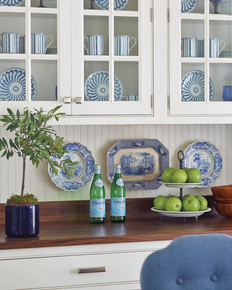 9 Ways to Hang Plates on the Wall - How to Decorate