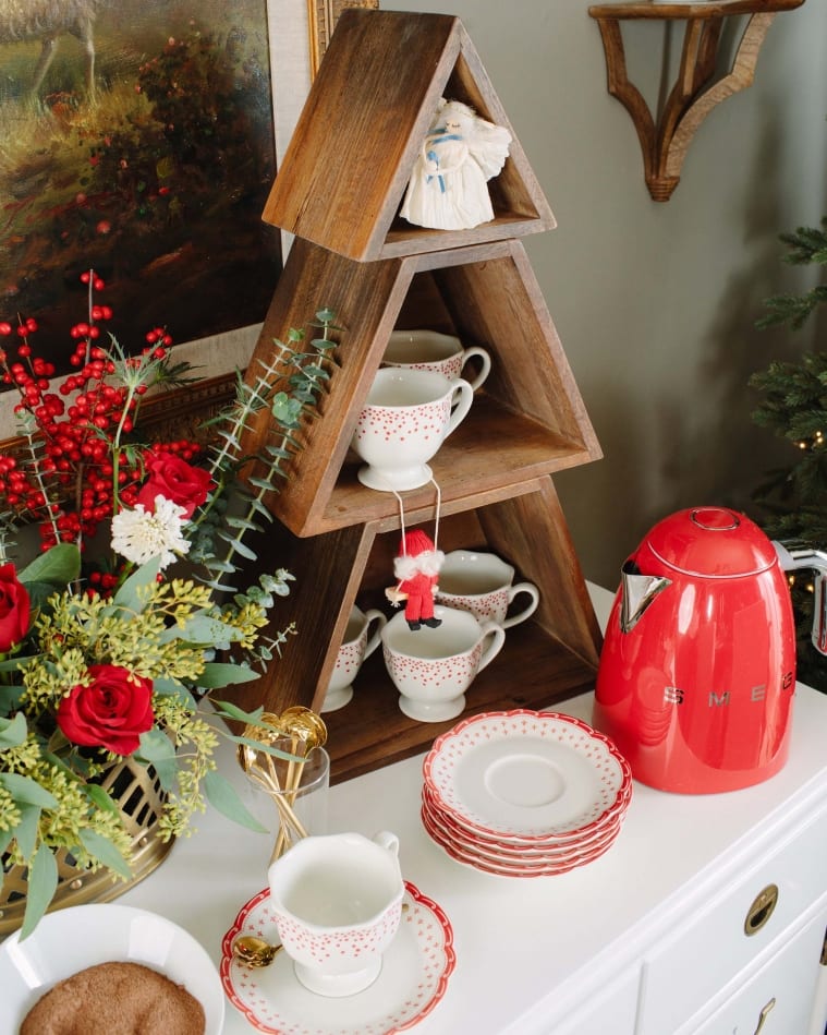 Feature Friday: Holiday Table Settings - How to Decorate