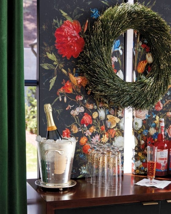 How to Set Up a Bar for Your Holiday Party - How to Decorate