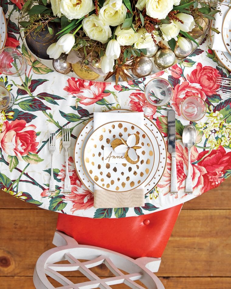 3 Chic Table Settings for Your Holiday Dinner - How to Decorate