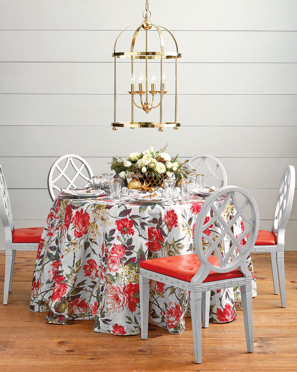 3 Chic Table Settings for Your Holiday Dinner - How to Decorate