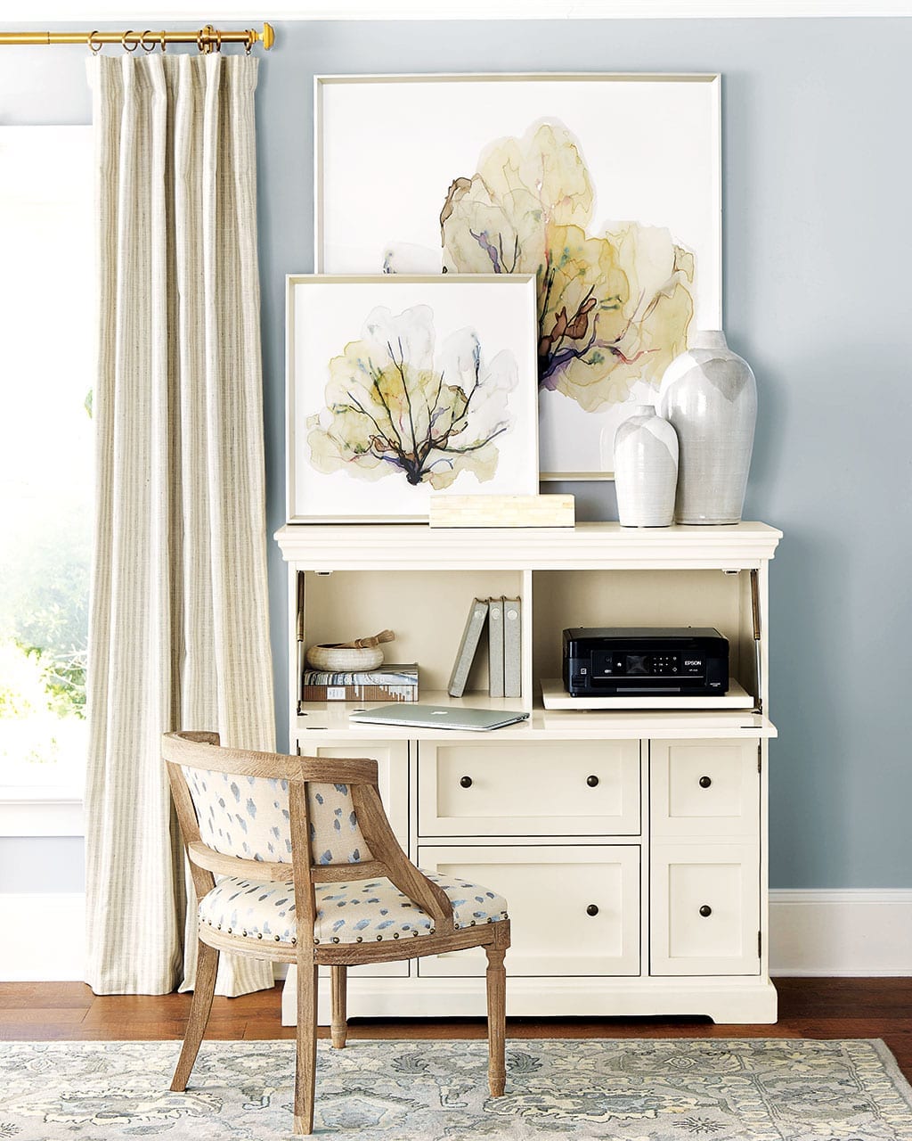 10 Things Every Room Needs - How to Decorate