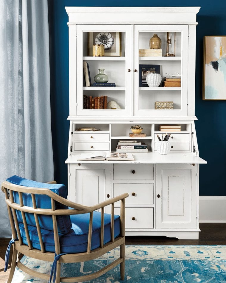 10 Things Every Room Needs - How to Decorate