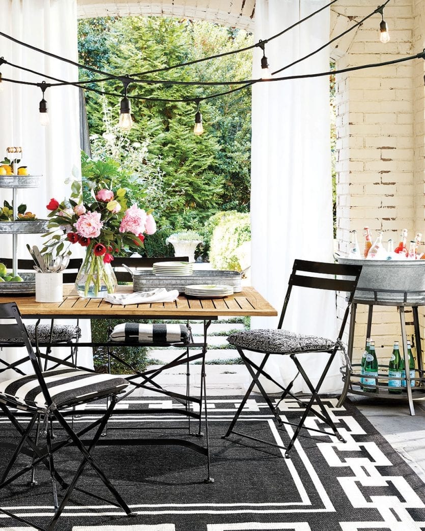 How to Host a Great Summer Party - How to Decorate