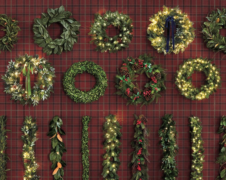 Large Wreath or Small Wreath? How to Choose for Your Front Door
