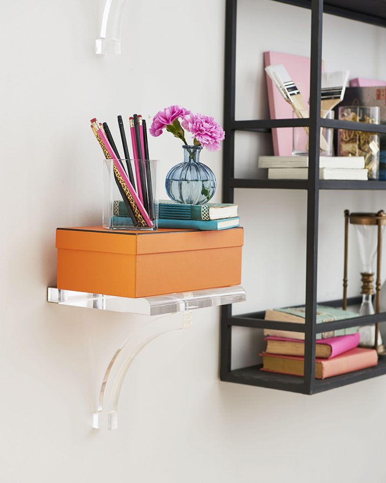 How to Use a Decorative Wall Bracket in Your Room