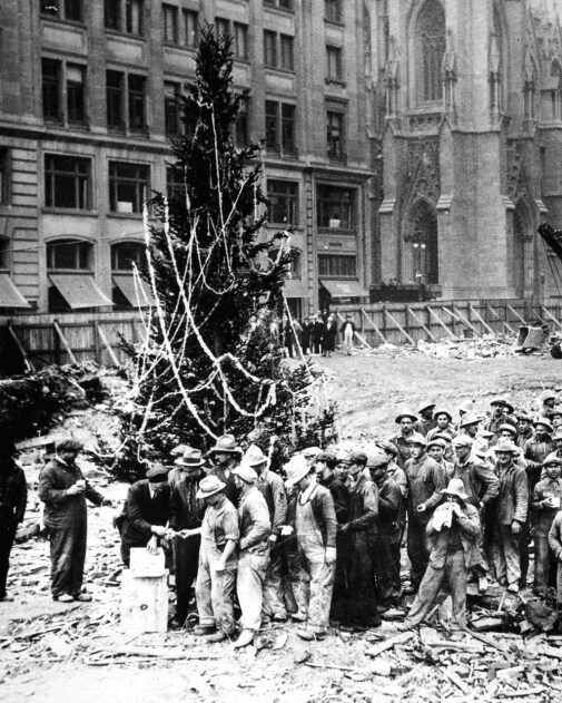 The History of Christmas Tree Decorating - How to Decorate